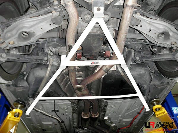 BMW E93 - Rear Lower Bar / Rear Member Brace | Ultra Racing Malaysia