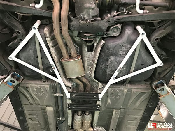 BMW E46 - Rear Lower Side Bar / Rear Side Member Brace | Ultra Racing ...