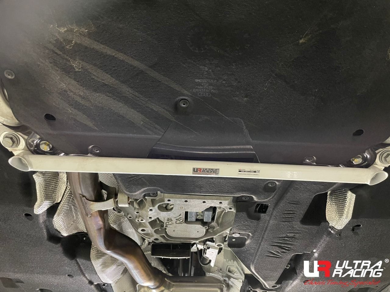 Porsche Cayenne - Front Lower Bar / Front Member Brace | Ultra Racing ...
