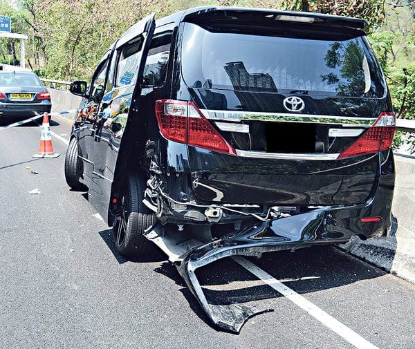 Introducing The Ultra Racing Rear Anti-Collision Bar For Toyota Alphard ...